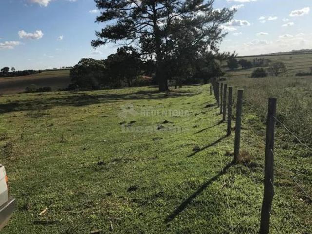 Area rural á venda na Vila Azul com poço artesiano