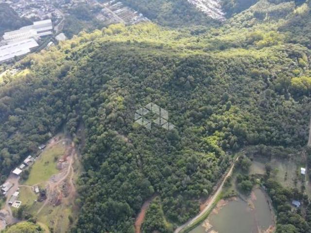 Área total com 13 hectares, próximo ao Sierra Park com uma vista magnífica