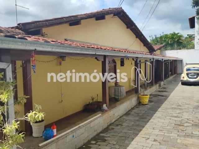 Área total do lote: 360 m² , Área construída: 228 m²