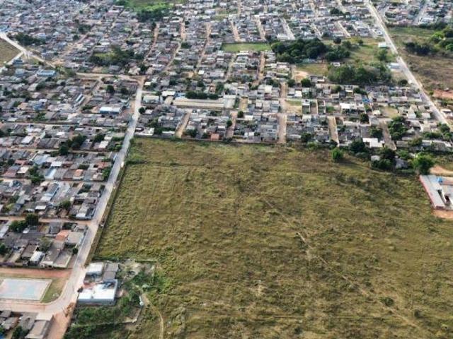 Área Urbana 25.000 m2 Água quente DF