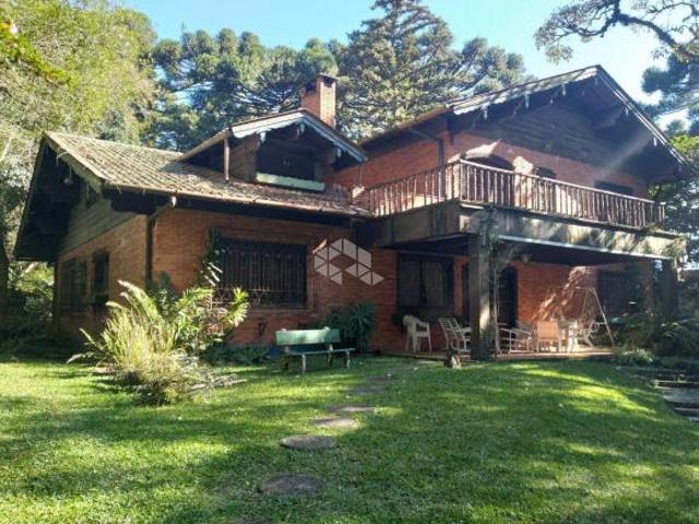 ÁREA 5.550m2 de terreno em canela. Casa com 6 dormitórios, suite, area de lazer