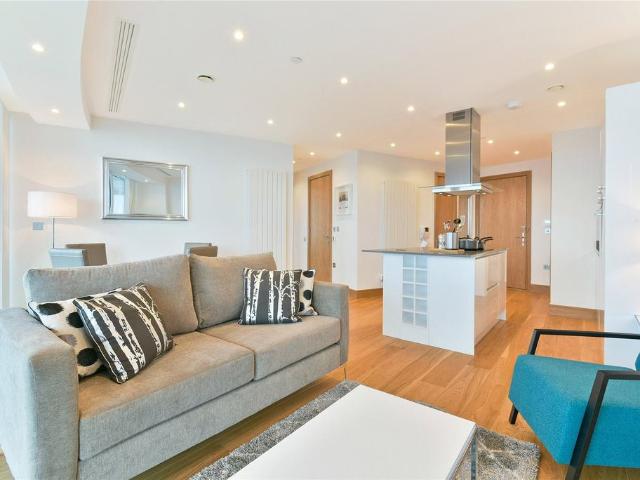 Arena Tower, 25 Crossharbour Plaza. 2 bed apartment to rent £3,500 pcm £808 pw