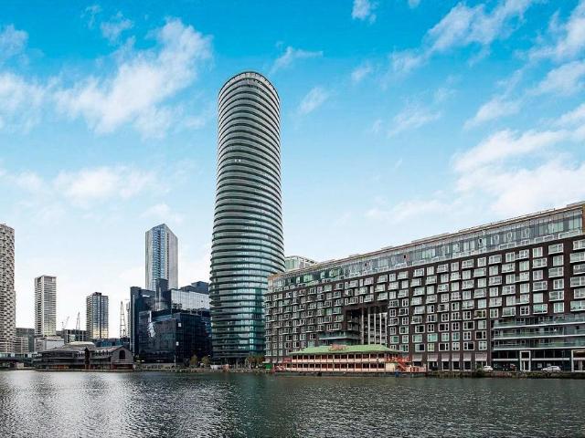 Arena Tower, 25 Crossharbour Plaza. 2 bed apartment to rent £3,200 pcm £738 pw