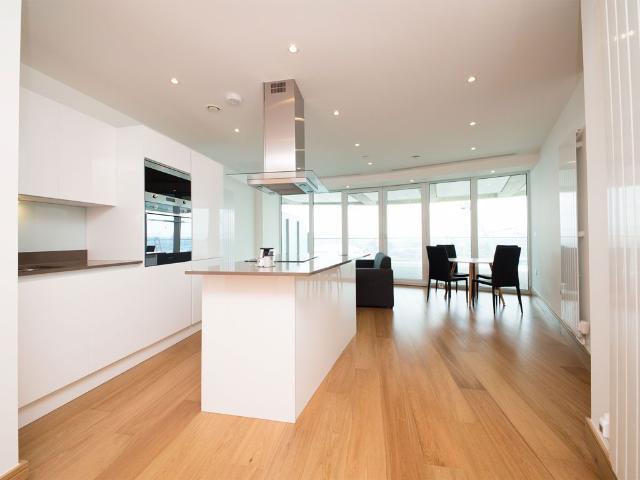 Arena Tower, Canary Wharf, London E14, 2 bed flat to rent, £3,250 pcm | PrimeLocation