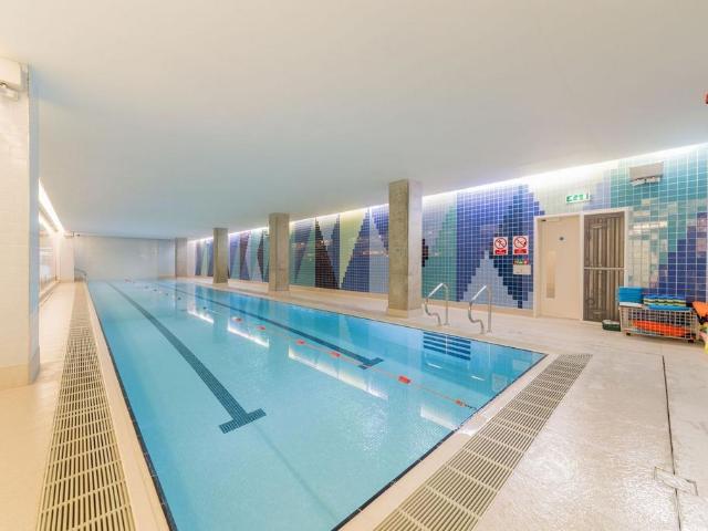 Arena Tower, Crossharbour Plaza. Studio to rent £2,250 pcm £519 pw