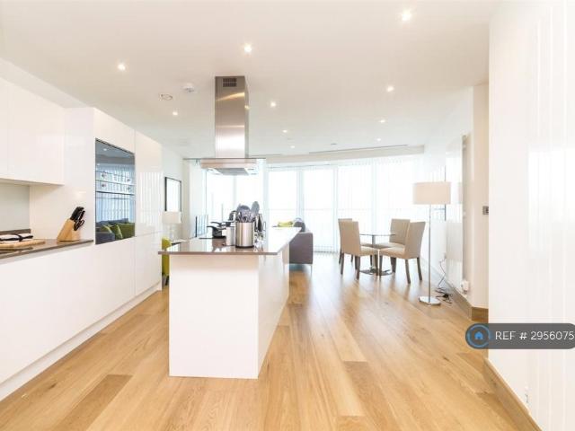Arena Tower, London, E14 2 bed flat to rent £3,500 pcm £808 pw