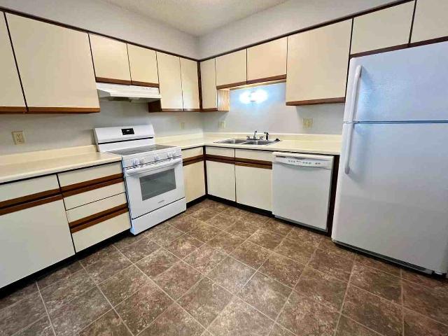 Arena Apartments I 2 Bedroom Apartment for Rent at 1016 Newton Rd, Iowa City, IA 52246 Lincoln
