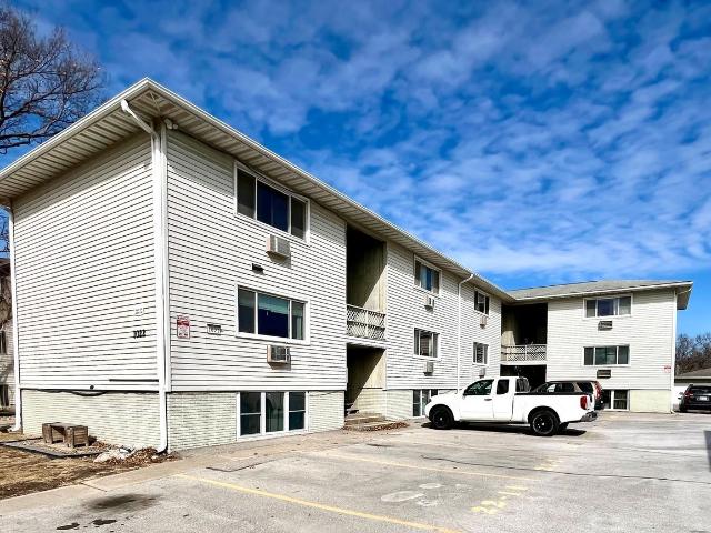 Arena Apartments II 1 Bedroom Apartment for Rent at 1022 Newton Rd, Iowa City, IA 52246 Lincoln
