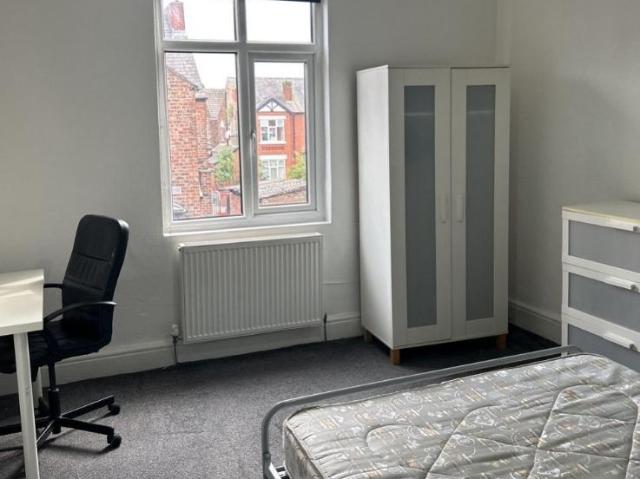 Argyle Avenue, Manchester M14 7 bed semi detached house to rent £4,205 pcm £970 pw