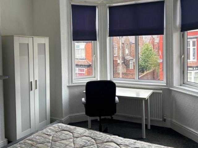 Argyle Avenue, Manchester M14 7 bed semi detached house to rent £4,873 pcm £1,125 pw