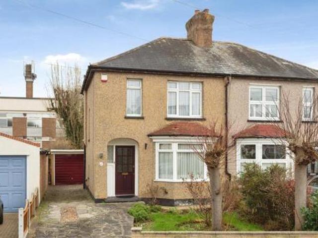 Argyle Gardens, Upminster, 3 Bedroom Semi detached