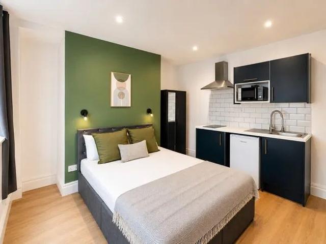 Argyle Street, Boston, Property for rent