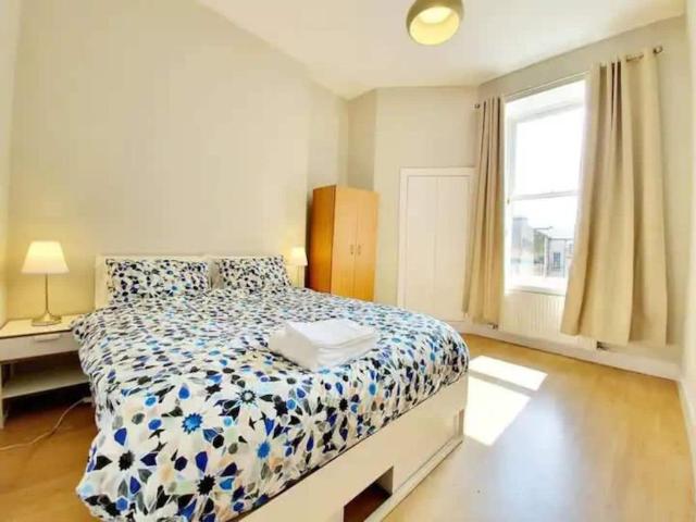 Argyle Street, Finnieston, Glasgow, G3 4 bed flat to rent £2,550 pcm £588 pw