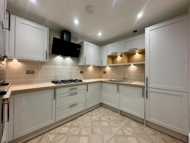 Argyle Street, Finnieston, Glasgow, G3 3 bed flat to rent £2,095 pcm £483 pw