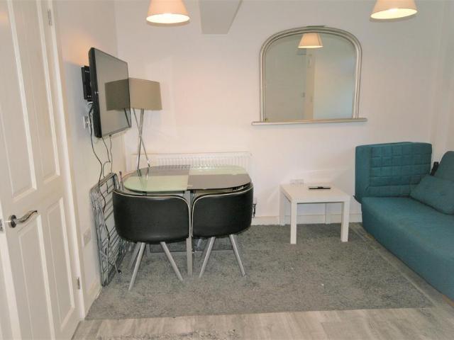 Argyle Street, London WC1H 2 bed apartment to rent £2,300 pcm £531 pw
