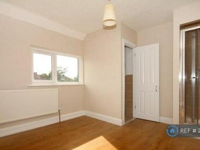 Argyle Road, London, 4 Bedroom Semi detached