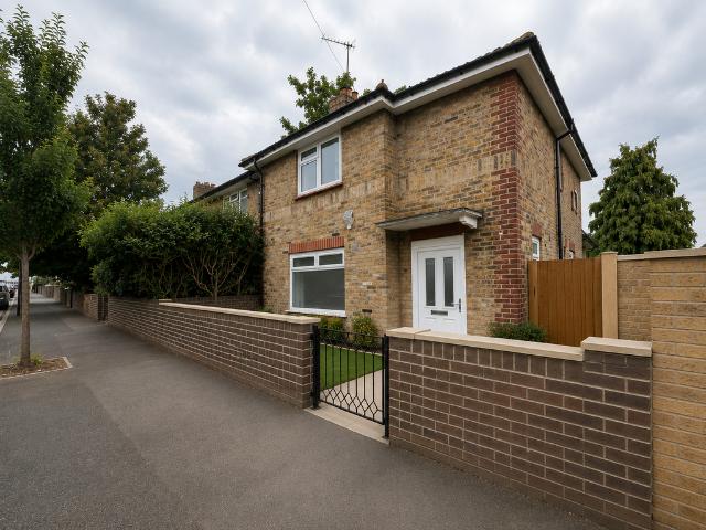 Argyle Road, London, E16 3 bed house to rent £2,450 pcm £565 pw