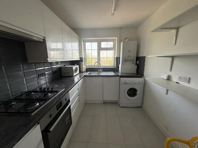 Argyle Road, London W13 2 bed flat to rent £2,100 pcm £485 pw