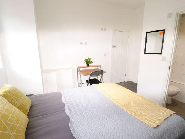 Argyle Road Room 1 Double En suite