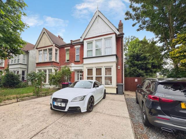Argyll Road, Westcliff On Sea SS0, 2 bed flat to rent, £1,400 pcm | PrimeLocation