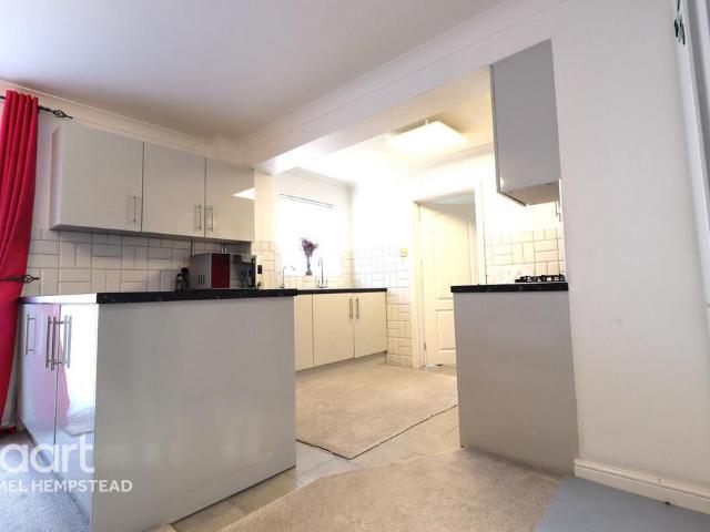 Argyll Road, Hemel Hempstead 5 bed end of terrace house to rent £2,350 pcm £542 pw
