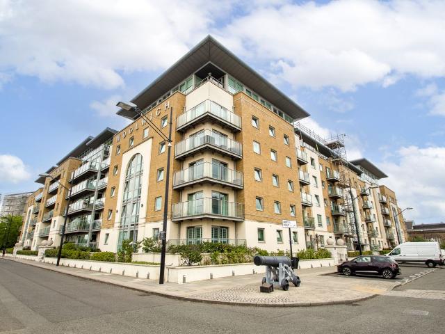 Argyll Road, London SE18, 2 bed flat to rent, £2,100 pcm | PrimeLocation