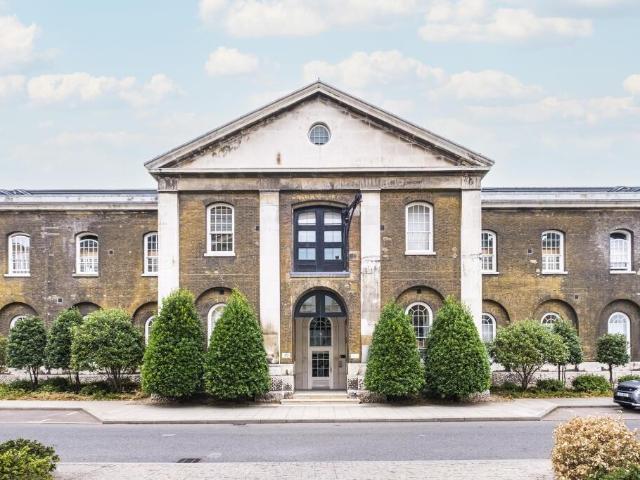 Argyll Road London SE18 2 bed flat to rent £2,200 pcm £508 pw