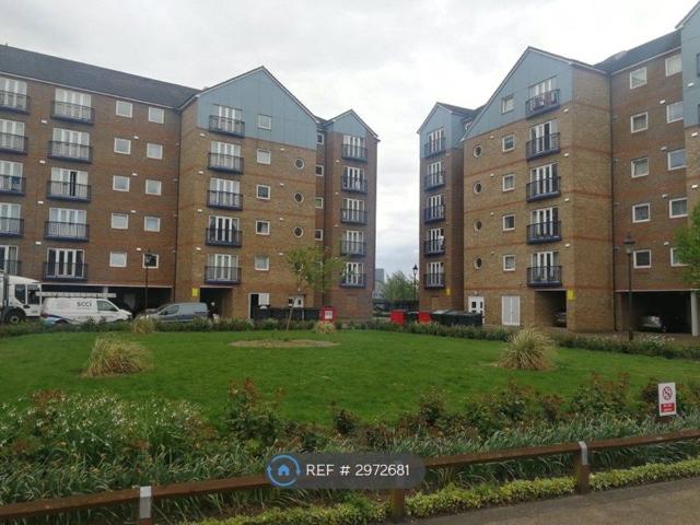 Argent Court, Grays RM17, 2 bed flat to rent, £1,250 pcm | PrimeLocation