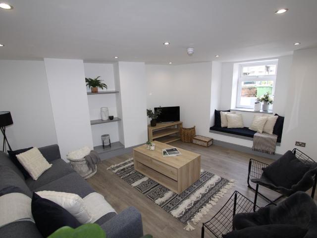 Argie Road, Leeds LS4, Room to rent, £650 pcm | PrimeLocation