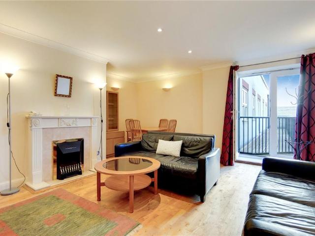 Aria House, 5 15 Newton Street. 2 bed apartment to rent £3,683 pcm £850 pw