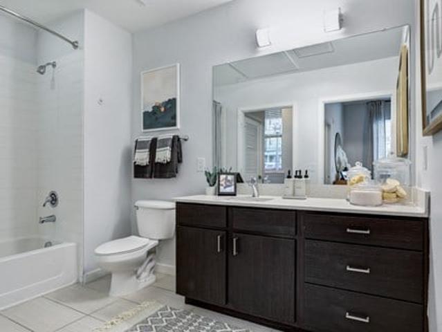 Arista Uptown Exquisite