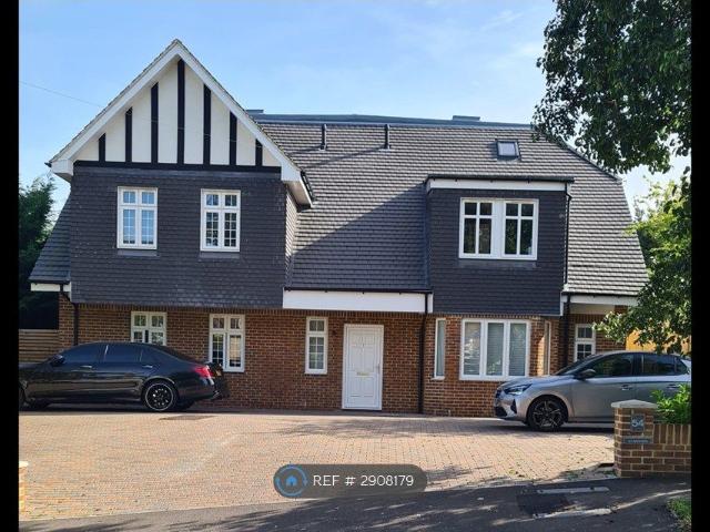 Ark Apartments, South Croydon CR2, 2 bed flat to rent, £1,800 pcm | PrimeLocation