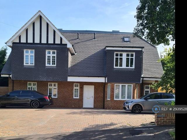 Ark Apartments, South Croydon, CR2 2 bed flat to rent £1,800 pcm £415 pw