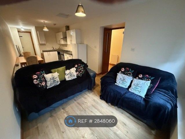 Ark Lane, Glasgow G31, 2 bed flat to rent, £1,200 pcm | PrimeLocation