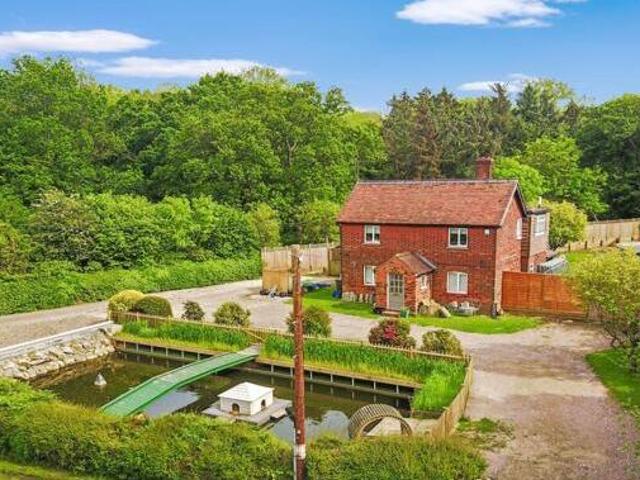 Ark Royal, Matching Tye, 3 Bedroom Detached