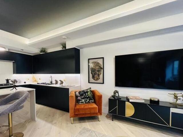 Arka House, High Road, 1 Bedroom Flat