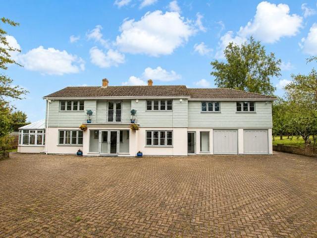 Arkesden Road, Clavering, Saffron. 5 bed detached house to rent £3,750 pcm £865 pw