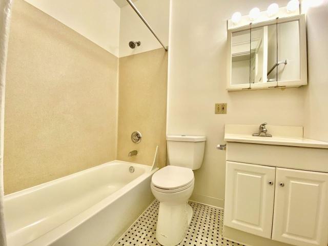 Arkona Apartments 1 Bedroom Apartment for Rent at 107 1st Ave N, Seattle, WA 98109 Lower Queen Anne