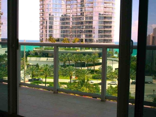 ARLEN HOUSE 100 1 Bedroom Apartment for Rent at 100 Bayview Drive #810, Sunny Isles Beach, FL 33160