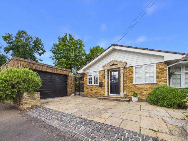 Arlington Close 2 bed bungalow to rent £3,250 pcm £750 pw