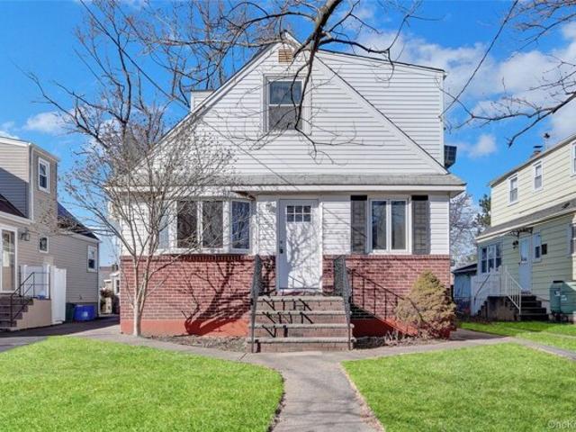 Arlington Ave, Valley Stream, Home For Sale