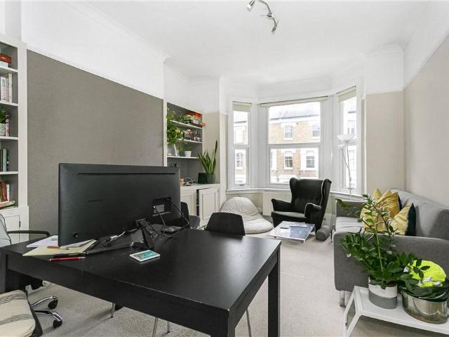 Arlington Gardens, Chiswick, W4 4EZ