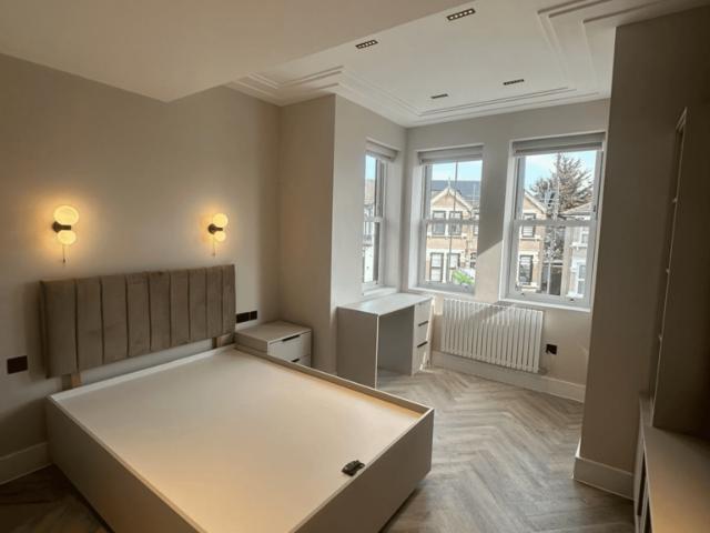 Arlington Gardens, Ilford, IG1 2 bed apartment to rent £2,300 pcm £531 pw