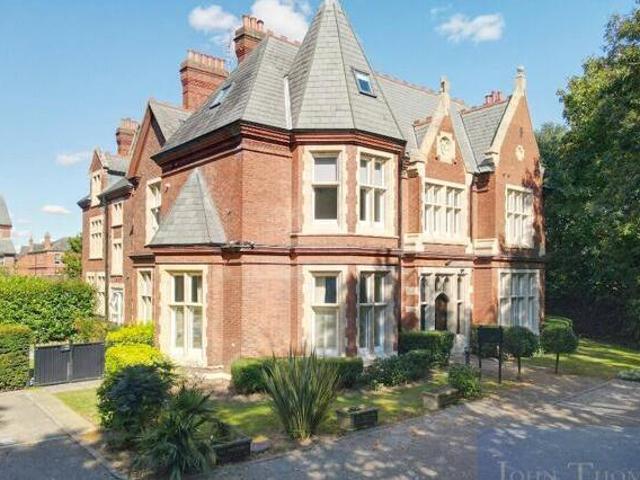 Arlington House, Repton Park, 2 Bedroom Apartment