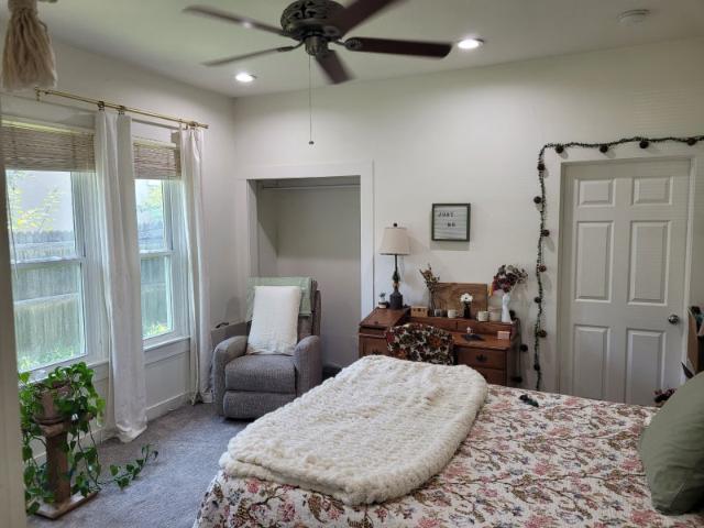 Arlington Heights Room