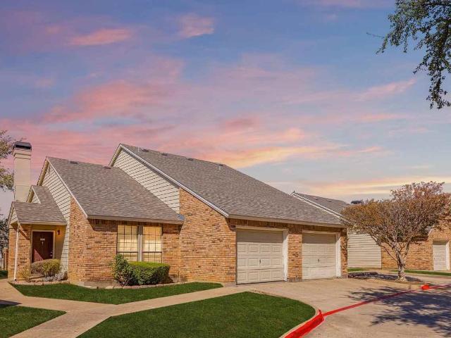 Arlington Hills 1 Bedroom Apartment for Rent at 3200 S Center St, Arlington, TX 76014