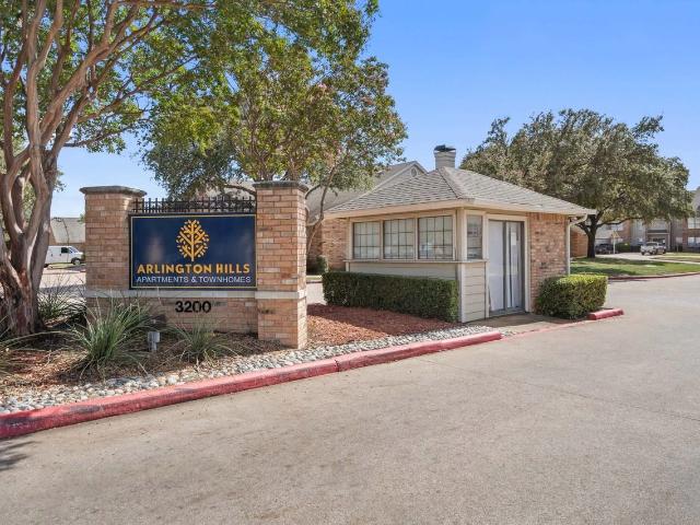 Arlington Hills 1 Bedroom Apartment for Rent at 3200 S Center St, Arlington, TX 76014
