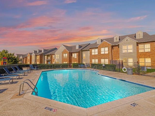 Arlington Hills 2 Bedroom Apartment for Rent at 3200 S Center St, Arlington, TX 76014
