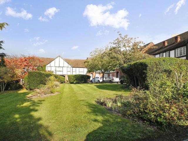 Arlington Lodge, Monument Hill. 2 bed maisonette to rent £1,550 pcm £358 pw