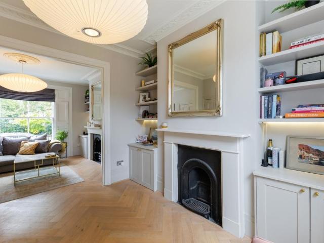 Arlington Square London N1 3 bed terraced house to rent £10,617 pcm £2,450 pw